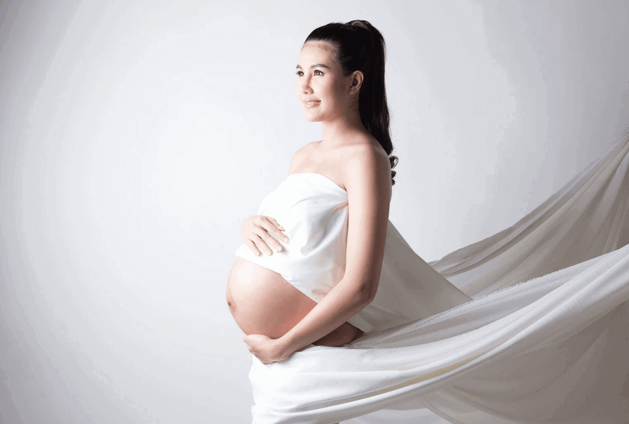 Why Every Mom-to-Be Deserves a Professional Photoshoot